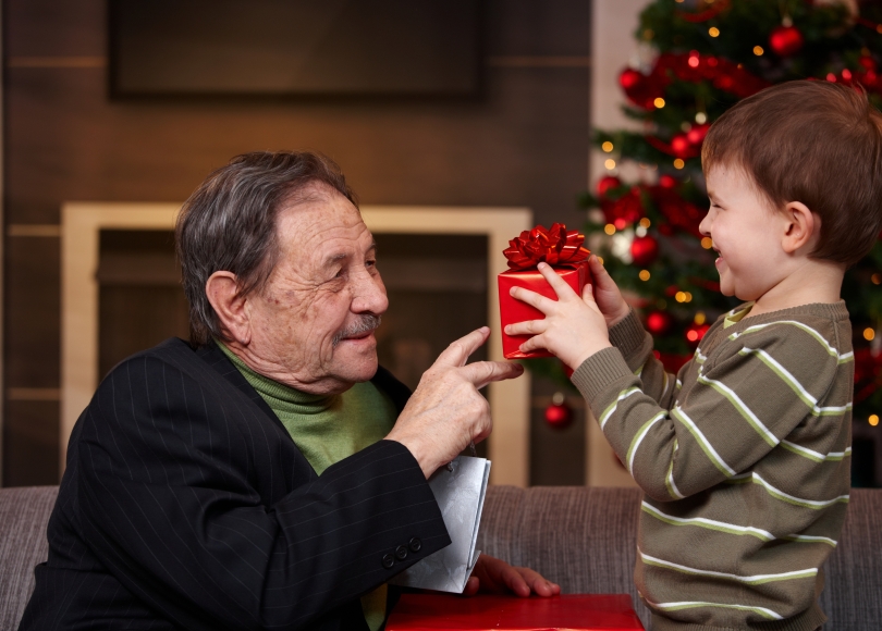 How to give the perfect gift for someone in a senior living community